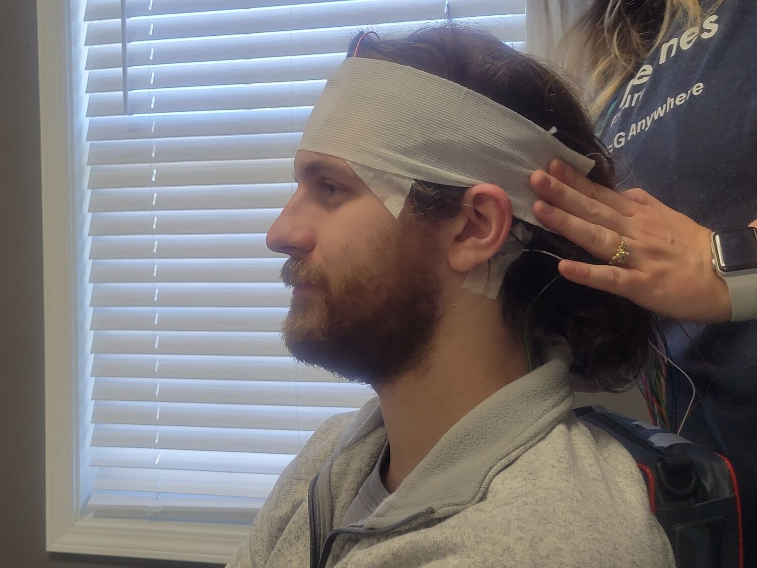 How to Perform the Perfect EEG Head Wrap - Lifelines Neuro